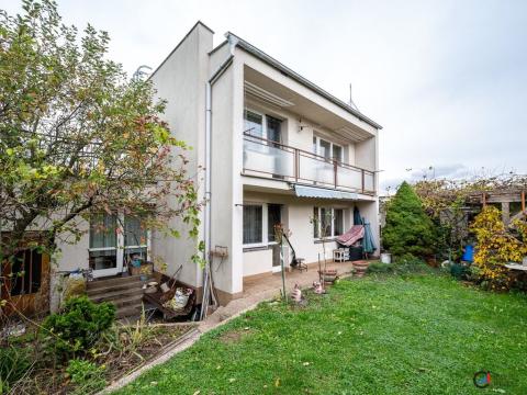 Prodej rodinného domu, Sezemice, Stavbařů, 275 m2 (ID: 2195606) | Vitio.cz
