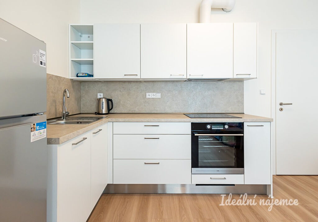 Pronájem bytu 2+kk, Praha - Prosek, Čakovická, 43 m2 (ID: 2331976) | Vitio.cz